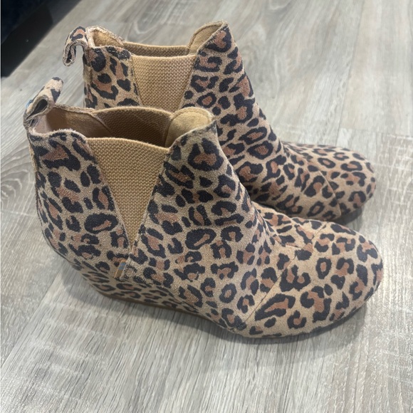 Toms | Shoes | Toms Leopard Print Ankle Boots In Tan And Black | Poshmark